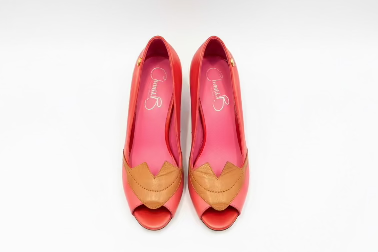 Chanii B "Demure" Red/tan heels – The Shoe Muse